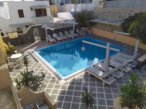 Sunrise Hotel - Santorini