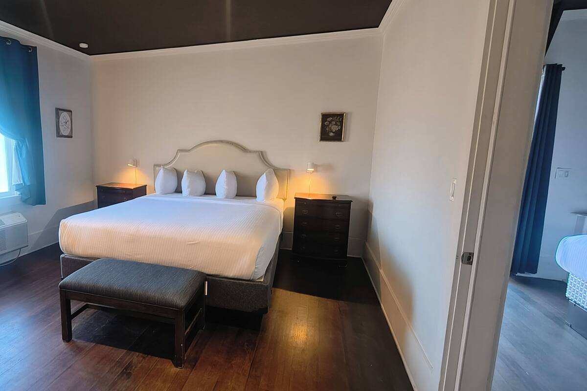 Quarto Familiar, várias camas | Wi-fi grátis, roupa de cama fornecida 