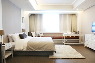 Quarto casal standard | Cofres nos quartos, individualmente decorados