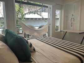 Suíte | Cofres nos quartos, Wi-Fi de cortesia, roupa de cama