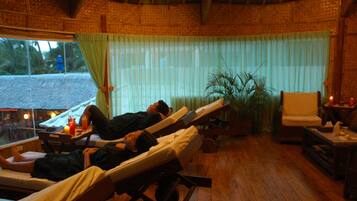 Salas para tratamentos a dois, massagens com pedras quentes