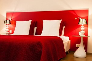 Quarto Duplo Deluxe, varanda | Roupa de alta qualidade, cofre no quarto, quartos insonorizados