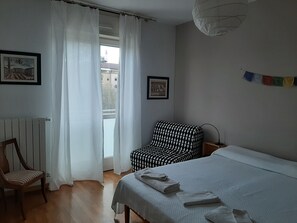 Apartamento Comfort, vista para o rio | Roupa de alta qualidade, edredões de penas 