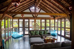 Villa Ingfah | Área de estar | Livros