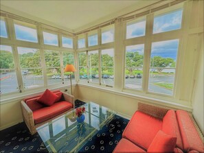 Quarto, vista para o porto (King Room with Sunroom) | Vista do quarto