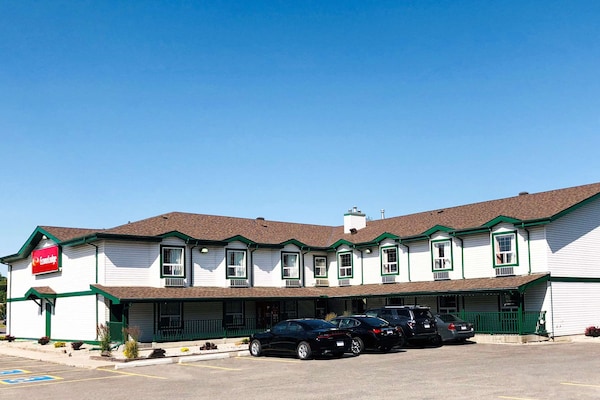 Econo Lodge - Okotoks