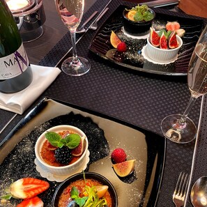 Café da manhã com buffet grátis todos os dias