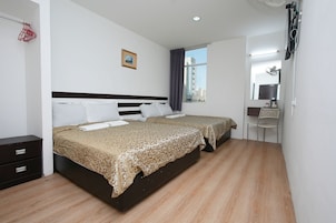 Standard Quad - 02 Queen Beds | Wi-fi grátis, roupa de cama fornecida 