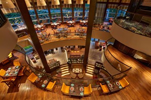 3 restaurantes, pequenos-almoços servidos 