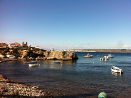 Na praia, praia de areia branca 