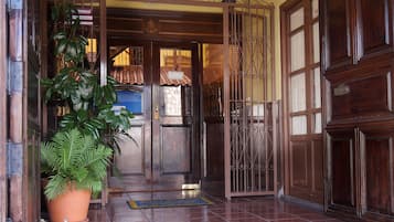 Entrada (vista interior)