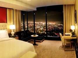 Quarto (Corner) | Lençóis de algodão egípcio, roupa de alta qualidade, minibar 