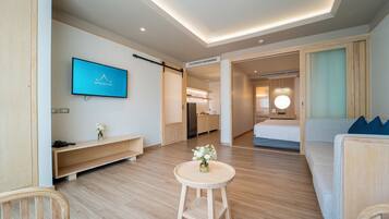 Modern Family 2 Bedroom Suite | Sala de estar | Televisor LCD