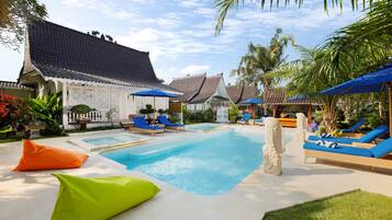 Casa de Campo Signature, 1 cama queen-size, vista para a piscina (Suite) | 3 quartos, roupa de alta qualidade, minibar, cofre no quarto