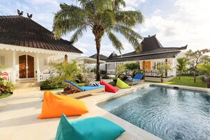 Three-Bedroom Villa | Piscina particular