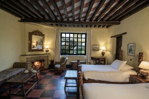 Quarto Duplo Standard | Roupa de alta qualidade, com decoração personalizada