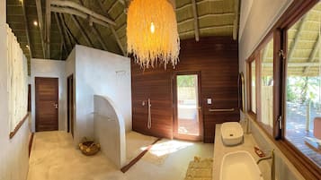 Quarto família | Banheiro | Chuveiro, toalhas de banho