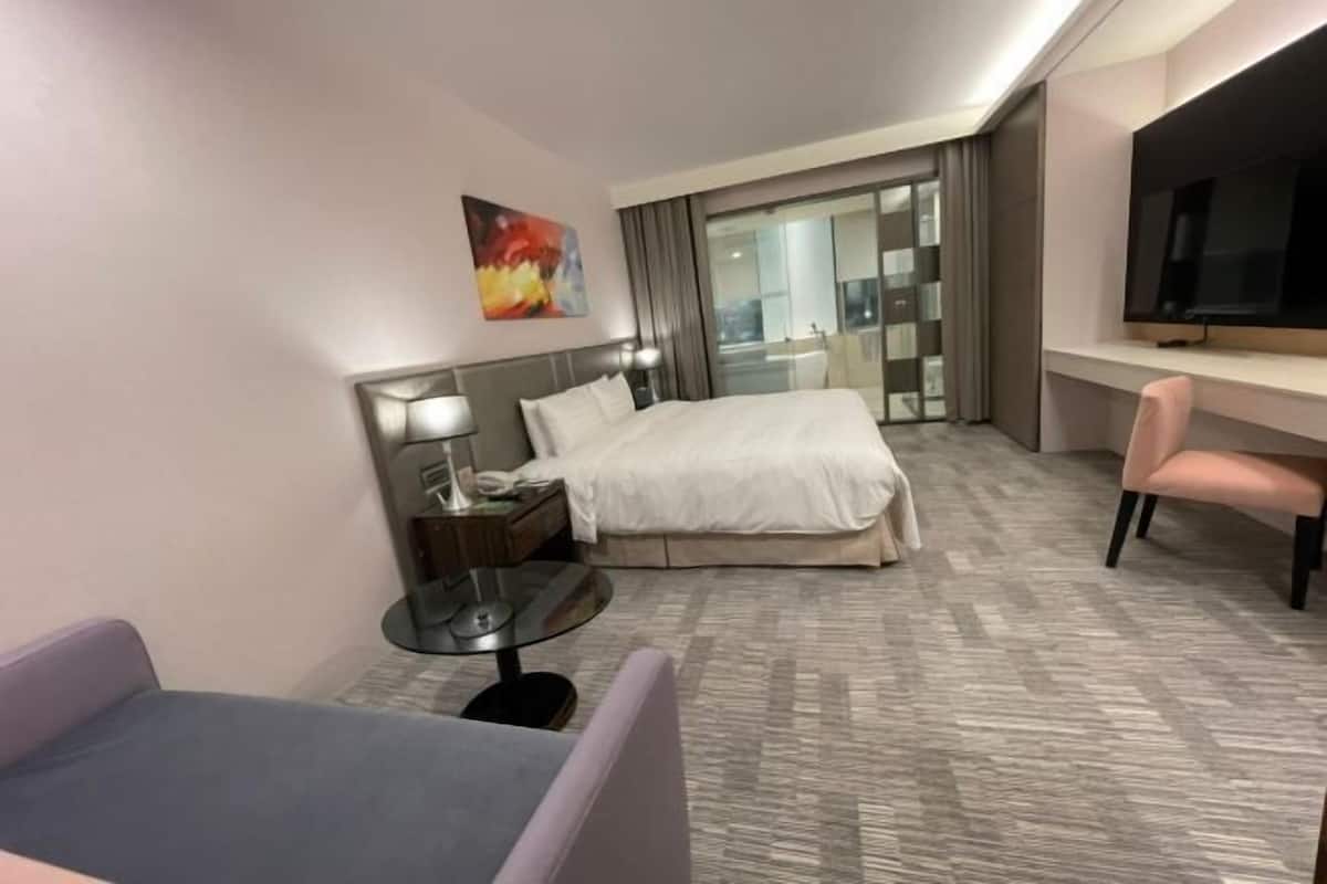 1 quarto, roupa de alta qualidade, edredões de penas, minibar