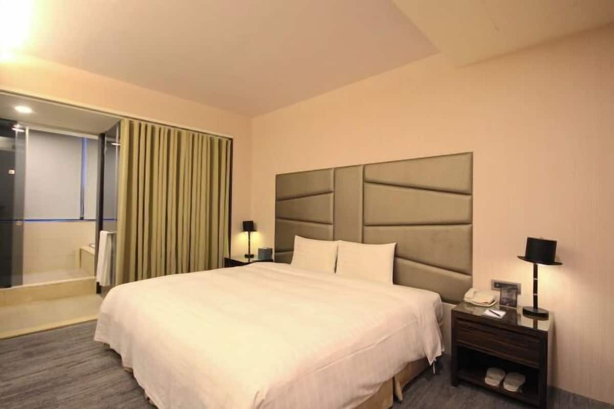 1 quarto, roupa de alta qualidade, edredões de penas, minibar