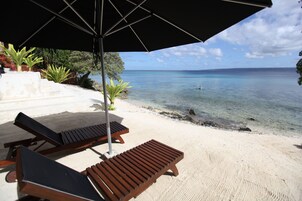 Vista para praia/oceano