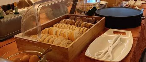 Pequeno-almoço tipo buffet diário incluído