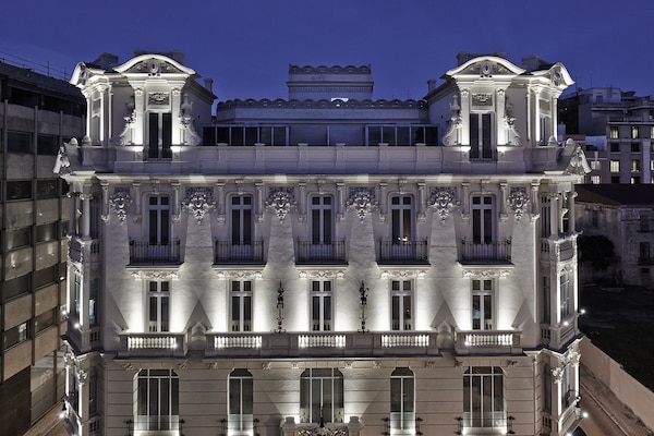 Fachada do alojamento (tarde/noite)