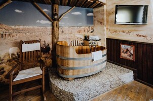 Quarto (Jim Beam Log Cabin) | Casa de banho | Artigos de higiene pessoal grátis, um secador de cabelo 