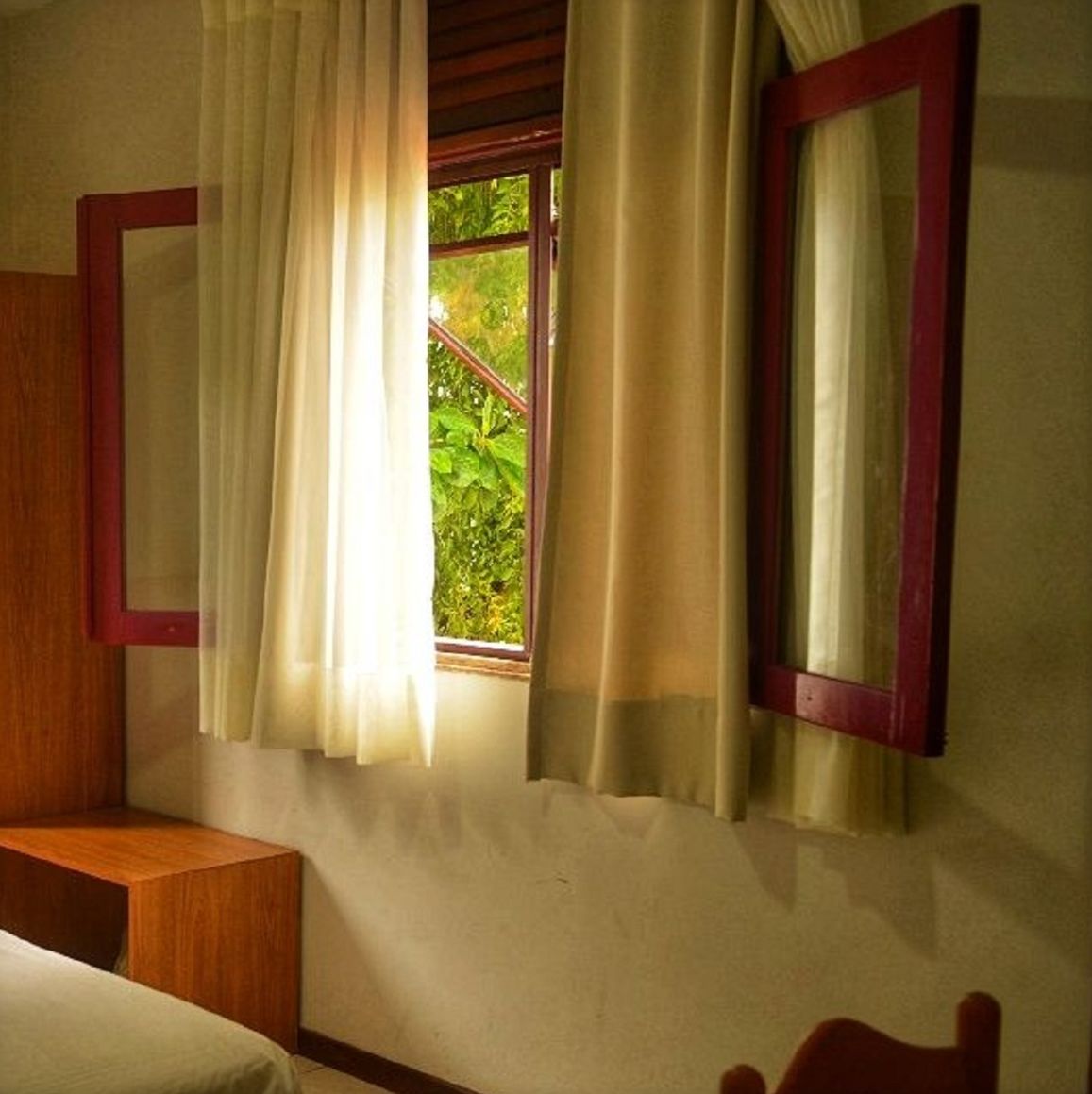 Minibar, secretária, cortinas/cortinados opacos 