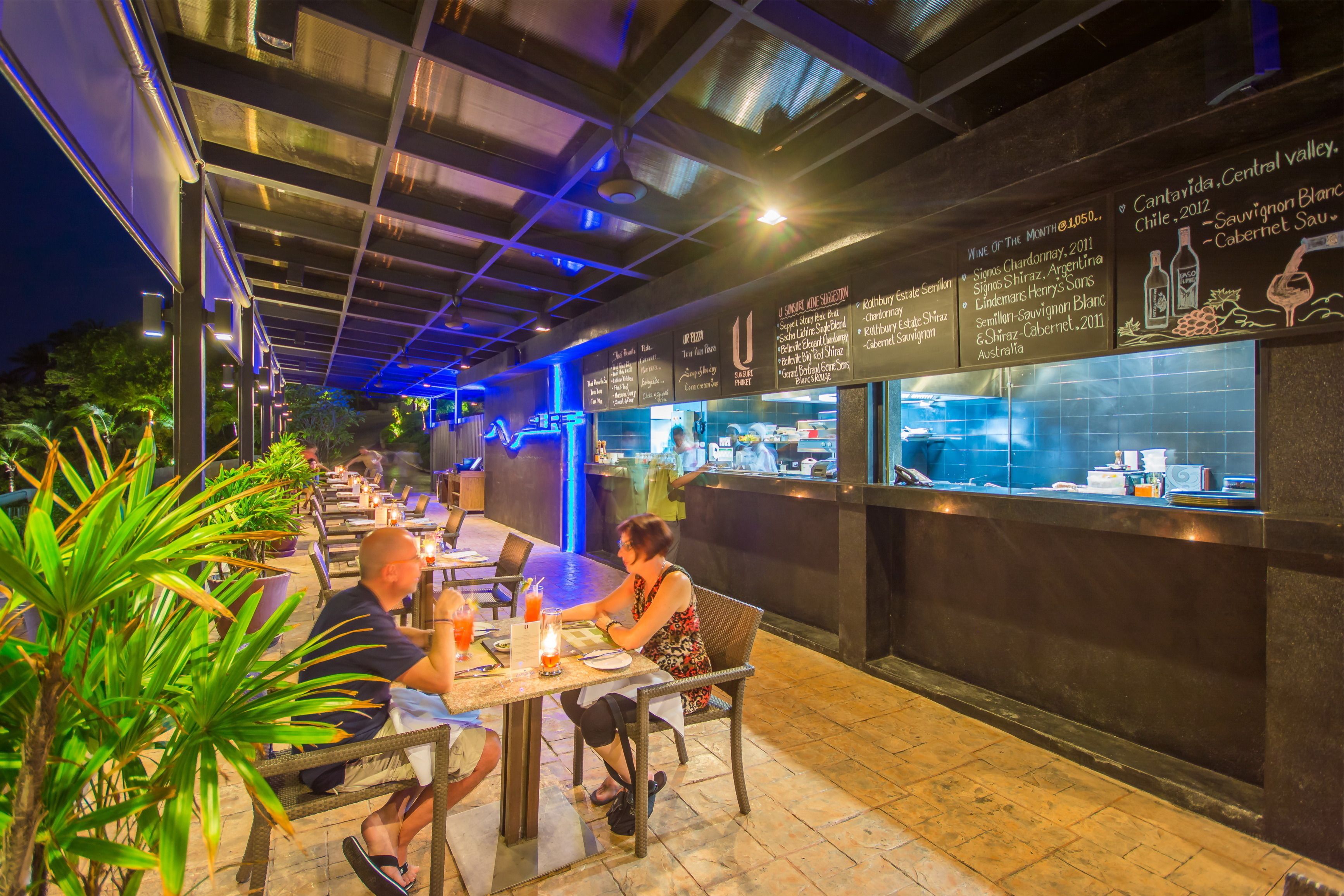 2 restaurantes, café da manhã, culinária internacional