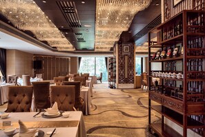 3 restaurantes, pequenos-almoços servidos, cozinha chinesa 