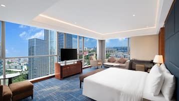 Suite Executiva, 1 quarto | Minibar, cofre no quarto, com mobília individualizada, secretária