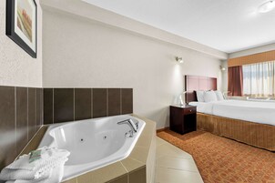 Quarto Standard, 1 cama king-size, não fumadores, banheira de hidromassagem | Ferro/tábua de engomar, Wi-fi grátis, roupa de cama fornecida 
