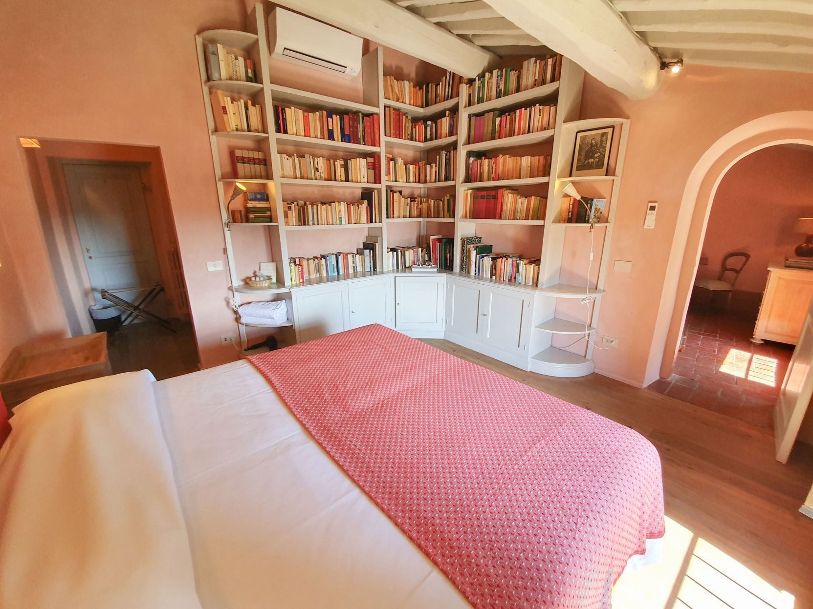 Cortinas/cortinados opacos, Wi-fi grátis, roupa de cama fornecida 