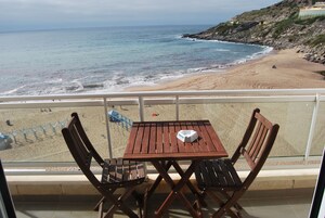 Quarto casal superior, sacada, vista para o mar | Sacada