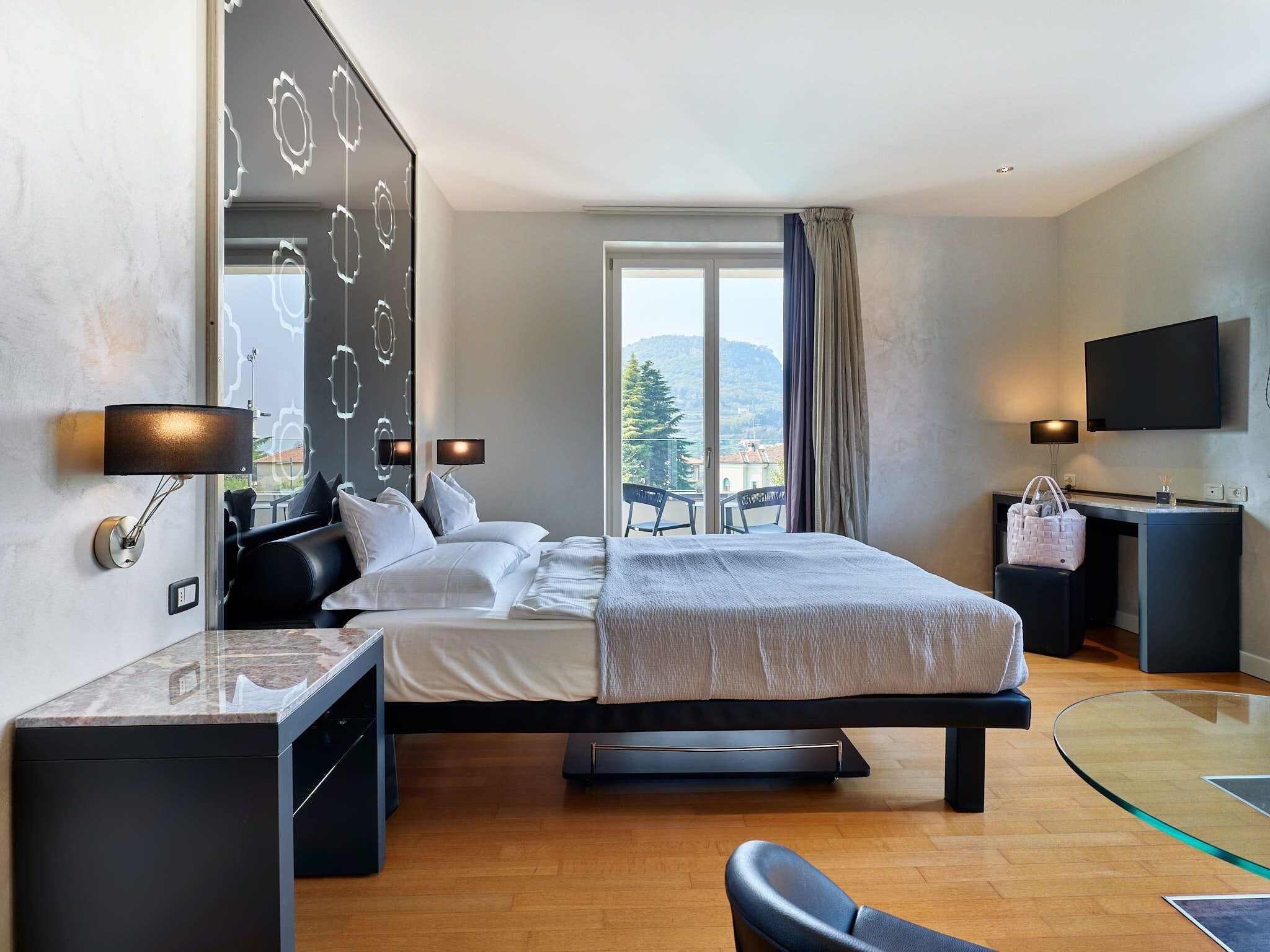 Quarto Romântico, 1 cama de casal | Edredões de penas, camas de colchão pillowtop, minibar, cofre no quarto 