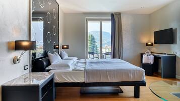 Quarto Romântico, 1 cama de casal | Edredões de penas, camas de colchão pillowtop, minibar, cofre no quarto