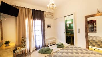 Apartamento Standard | Cofre no quarto, secretária, Wi-fi grátis, roupa de cama fornecida