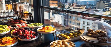 Pequeno-almoço tipo buffet diário incluído