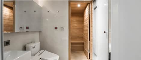 Quarto executivo | Banheiro | Chuveiro/banheira combinados, chuveiro com efeito de chuva