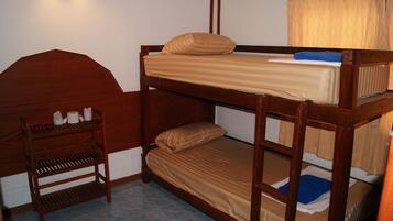 Dormitório 6 Camas Não-fumadores