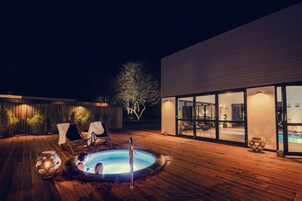 Banheira de hidromassagem exterior