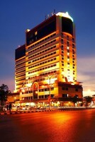 Fachada do alojamento (tarde/noite)