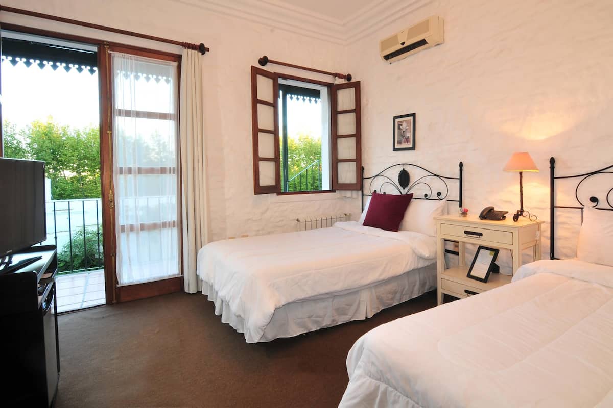 Frigobar, Wi-Fi de cortesia, roupa de cama
