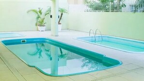 Piscina interna, piscina externa