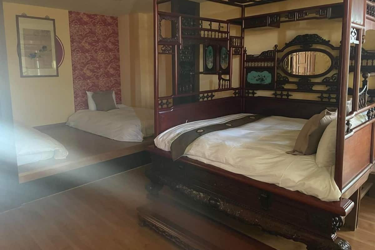 Quarto Quádruplo Tradicional | Lençóis italianos Frette, roupa de alta qualidade