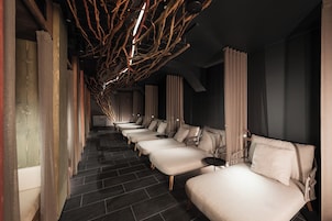 Sala(s) para tratamentos a casais, sauna, banheira de hidromassagem