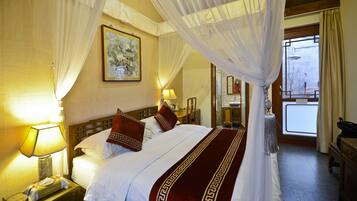 Standard (East Wing Room) | Cofres nos quartos, individualmente decorados