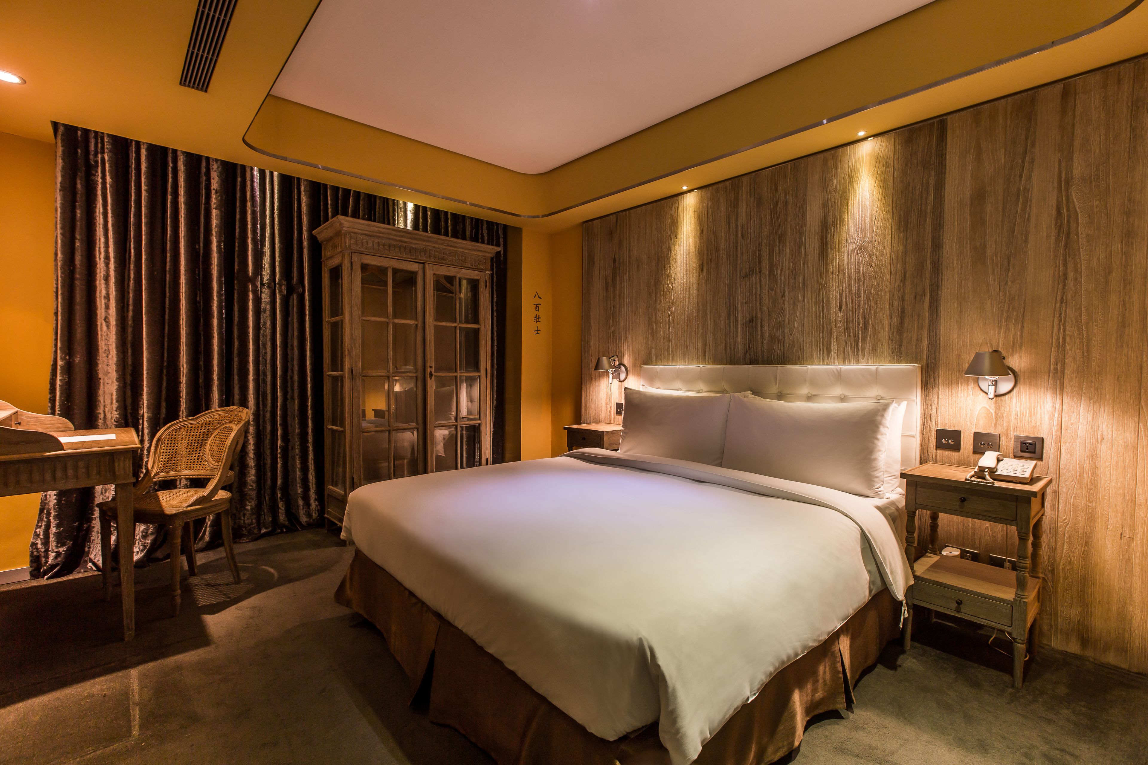 Quarto Standard, 1 cama de casal | Roupa de alta qualidade, cofre no quarto, secretária 