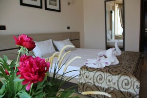 Cofres nos quartos, Wi-Fi de cortesia, roupa de cama