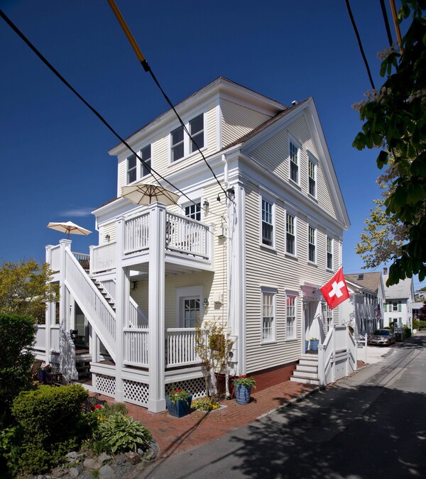 Benchmark Inn - Provincetown, MA